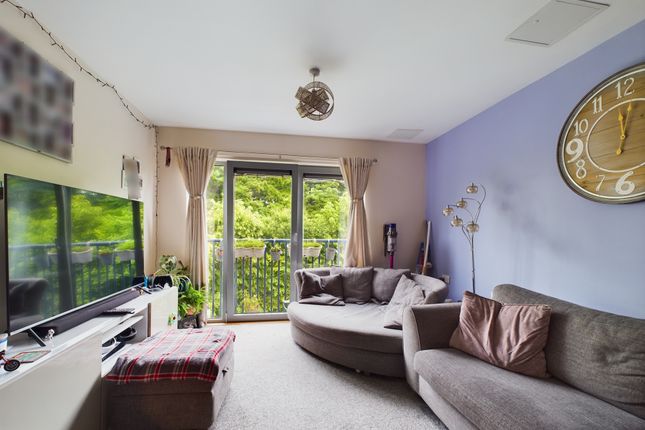 Netherfield Place, Basingstoke RG24, 2 bedroom flat for sale - 67466336 ...