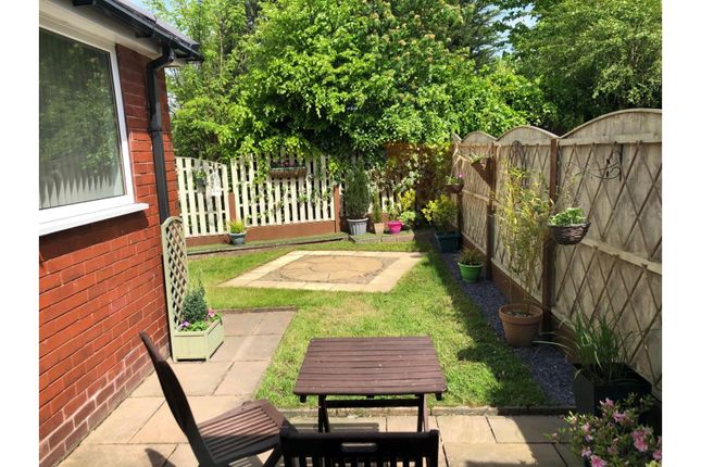 Trent Avenue, Oldham OL9, 3 bedroom semi-detached bungalow for sale ...