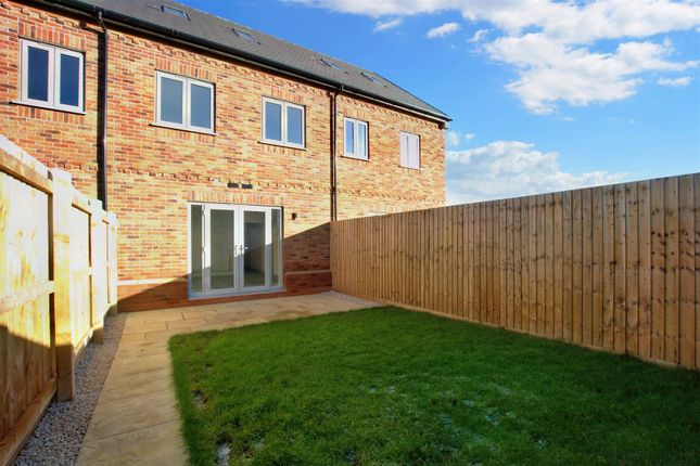 Briar Gate, Long Eaton, Nottingham NG10, 2 bedroom terraced house for ...