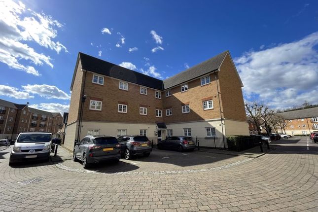 Caspian Way, Purfleet RM19, 2 bedroom flat for sale - 64343095 ...