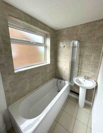 Highfields Drive, Bilsthorpe, Newark NG22, 3 bedroom terraced house to ...