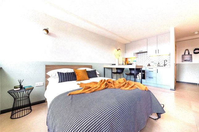 Uncle Stockwell, 60 Courland Grove, London SW8, studio to rent ...