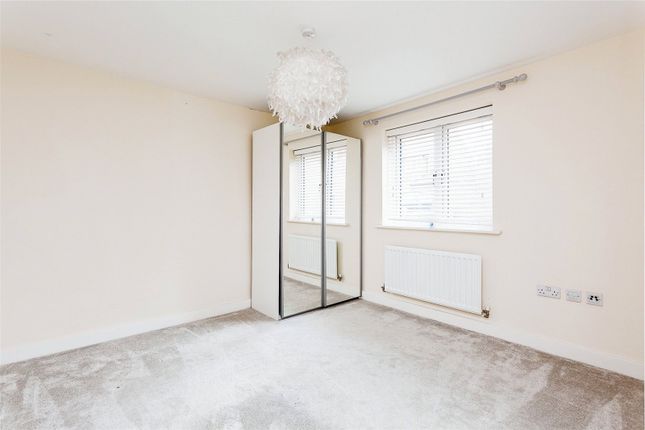 Illett Way, Faygate, Horsham, West Sussex RH12, 2 bedroom flat for sale ...