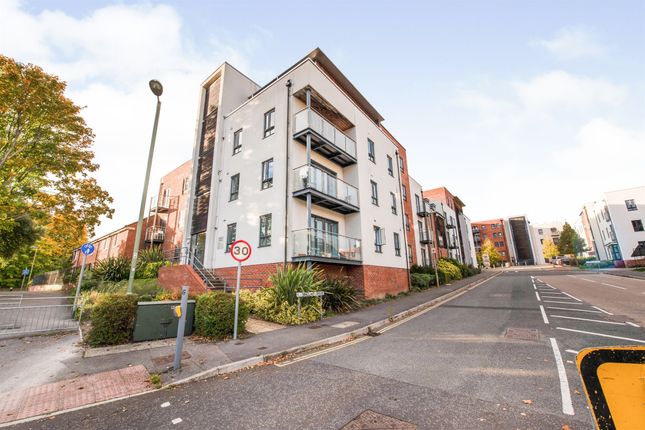 Sinclair Drive, Basingstoke RG21, 2 bedroom flat for sale - 56572125 ...