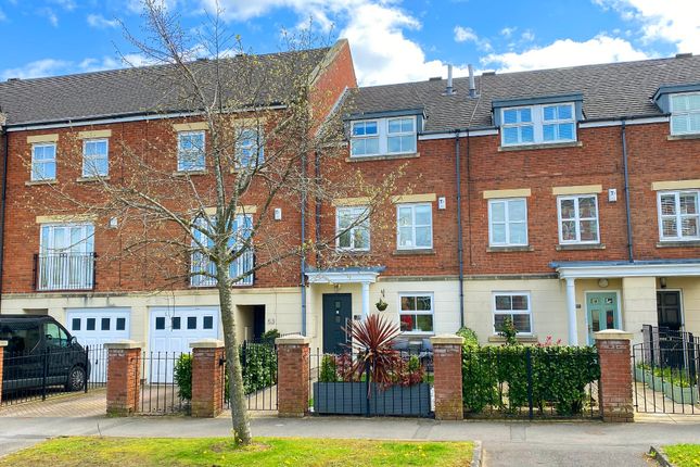 Hutton Gate, Harrogate HG2, 3 bedroom town house for sale - 64546540 ...