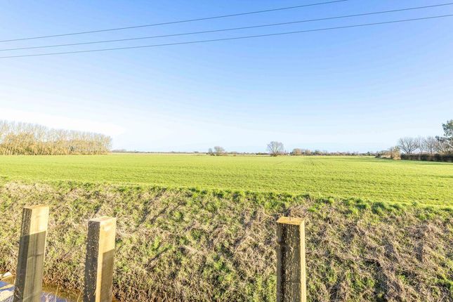 Gull Road, Guyhirn, Wisbech, Cambs PE13, 4 bedroom detached house for ...