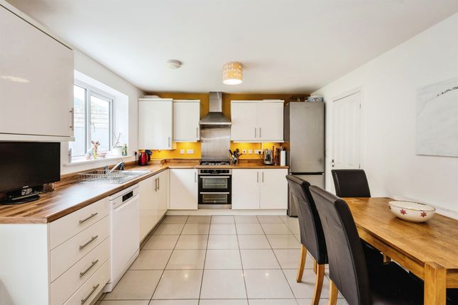 Homes for Sale in Graig Newydd, Godrergraig, Swansea SA9 - Buy Property ...