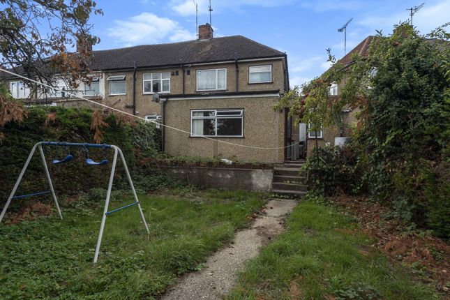 Willow Way, Luton, Bedfordshire LU3, 3 bedroom semi-detached house for ...