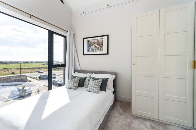 Rest Bay, Porthcawl CF36, 1 bedroom flat for sale - 62358007 ...