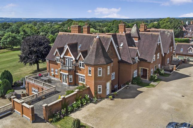 Homes for Sale in Towngate Wood Park, Shipbourne Road, Tonbridge TN10 ...