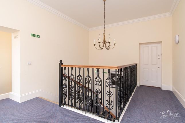 Whitecroft Park, Newport PO30, 2 bedroom flat for sale - 69527911 ...