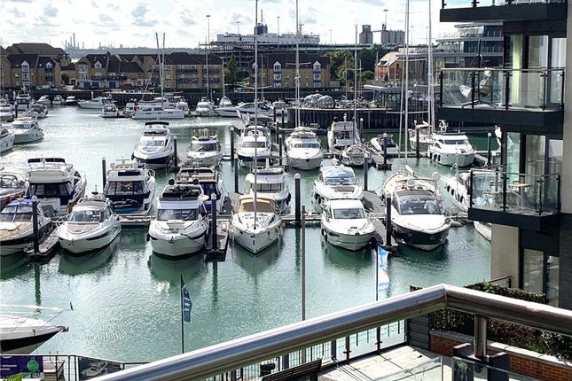 33 Channel Way, Ocean Village, Southampton SO14, 2 bedroom flat for ...