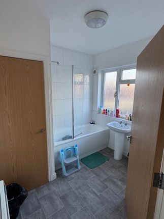 165 - 165A Weoley Castle Road, Birmingham, West Midlands B29, 2 bedroom ...