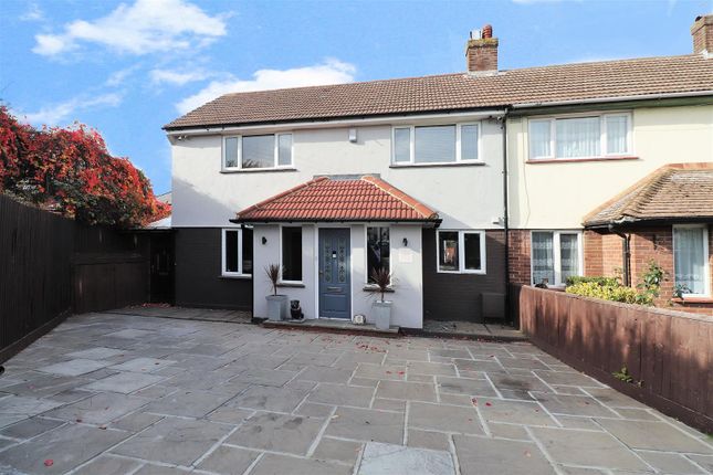 Property For Sale In Teesdale Road Dartford Da2 Buy Properties In