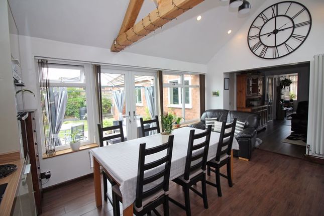 Beachcroft Road Kingswinford Dy6 3 Bedroom Detached Bungalow For Sale