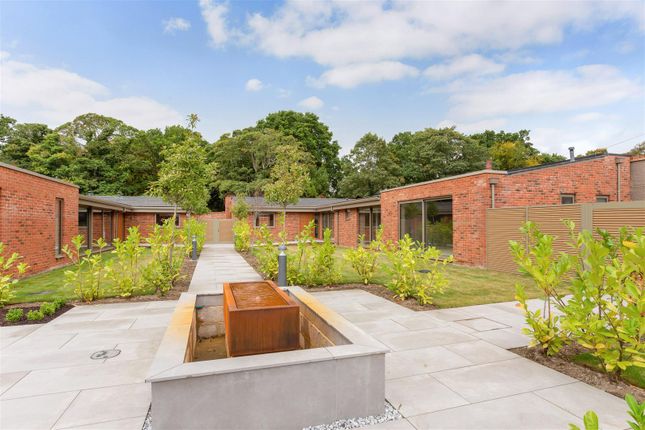 Silwood, Cheapside Road, Ascot SL5, 3 bedroom detached bungalow for ...