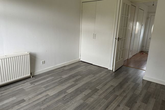 Inzievar Terrace, Dunfermline KY12, 1 bedroom flat for sale - 67806328 ...