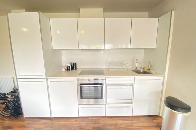 Hillside, London NW10, 1 bedroom flat to rent - 64467659 | PrimeLocation
