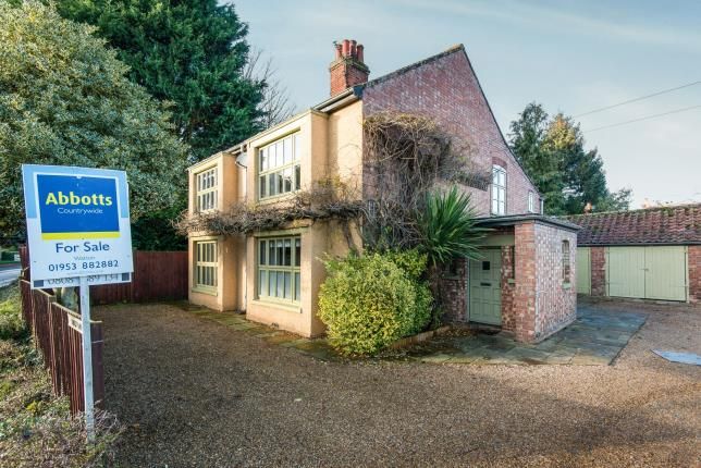 4 bed detached house for sale in Yaxham, Dereham, Norfolk NR19 - Zoopla