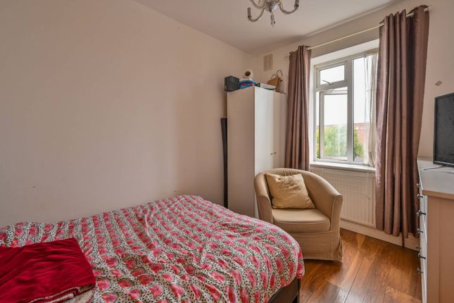 Station Approach, New Barnet, Barnet EN5, 2 bedroom flat for sale ...