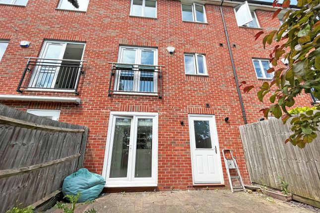 Kelham Drive, Sherwood, Nottingham NG5, 3 bedroom town house to rent ...