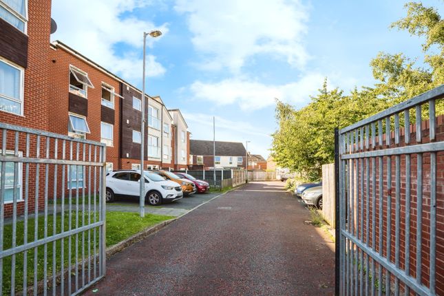 Blacon Point Road, Chester CH1, 2 bedroom flat for sale - 68014609 ...