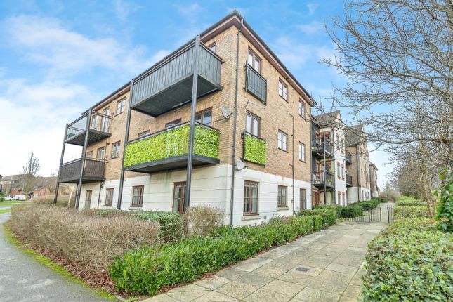 Hendon Court, Monkston Park, Milton Keynes, Buckinghamshire MK10, 2 ...