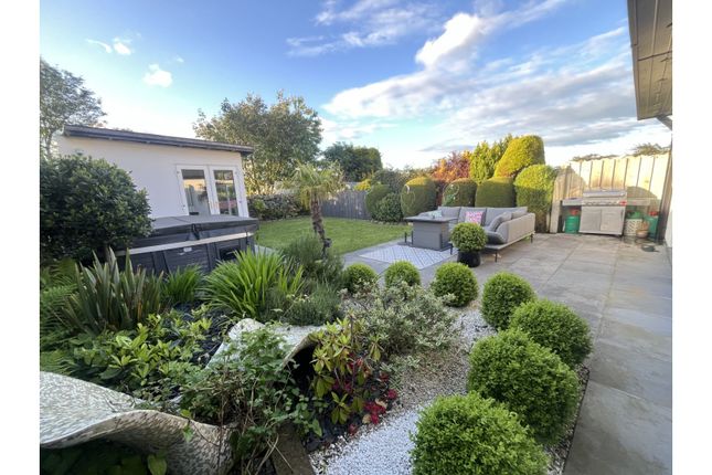 Cavendish Drive, Eldwick, Bingley BD16, 4 bedroom semi-detached house ...