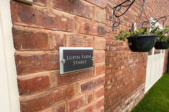 Lupin Farm Stables, Alrewas Road, Kings Bromley, Alrewas, Burton-On ...