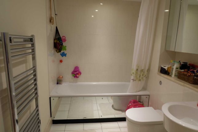 Hayes Road, Sully, Penarth CF64, 2 bedroom flat to rent - 64575926 ...