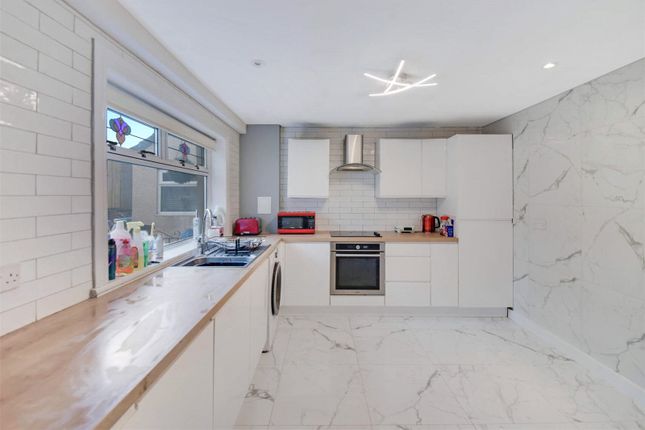 Homes for Sale in Cumbernauld - Buy Property in Cumbernauld - Primelocation