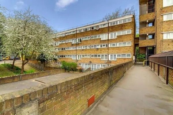 Shelbourne House, New Orleans Walk, London N19, studio for sale ...