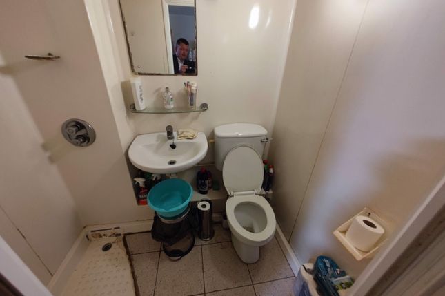 Flat G/08, Dragon Hall, Farndale Court, Woolwich SE18, 6 bedroom flat ...