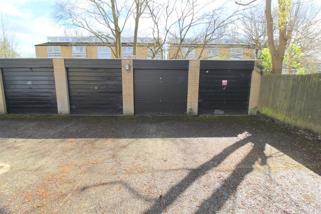 Weymede, Byfleet, West Byfleet KT14, 3 bedroom town house for sale ...