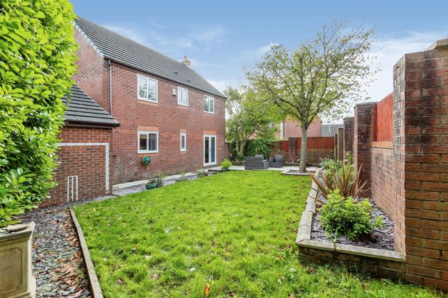 Goldsworth Road, Oldham, Greater Manchester OL1, 4 bedroom detached ...