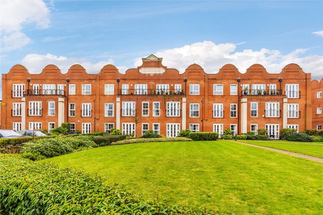 Gresham Park Road Woking Surrey Gu22 2 Bedroom Flat For Sale
