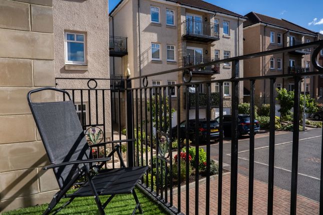 Caledonia Road, Kirkcaldy KY2, 2 bedroom flat for sale - 68331928 ...