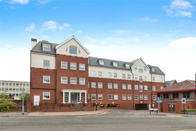 3 bed flat for sale in Little Victoria Street, Basingstoke, Hampshire ...