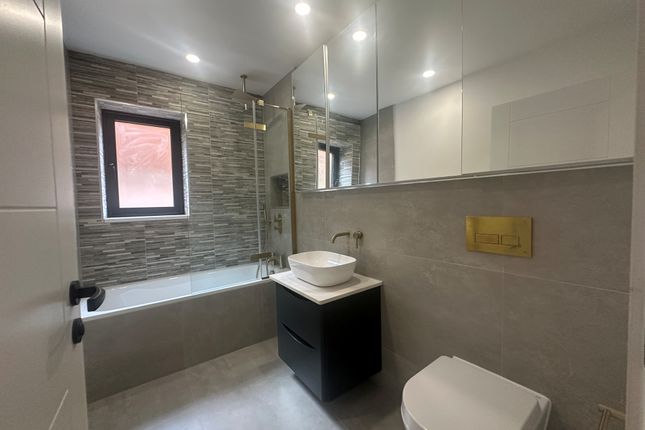 Riddlesdown Road, Purley CR8, 3 bedroom flat for sale - 69679112 ...