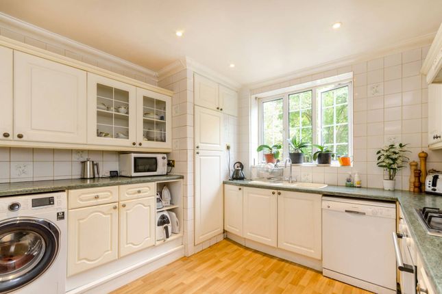 Albert Drive, Sheerwater, Woking GU21, 3 bedroom property for sale ...