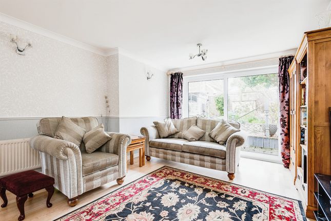 The Cornfields, Hatch Warren, Basingstoke RG22, 3 bedroom detached ...