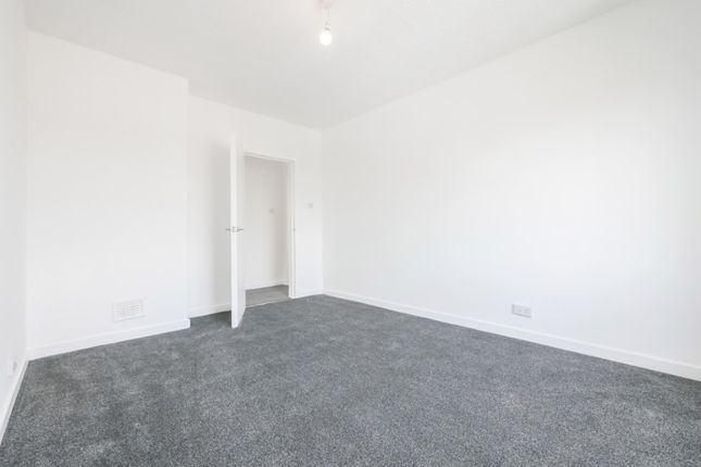 Kirkland Walk, Methil, Fife KY8, 3 bedroom flat to rent - 64561977 ...