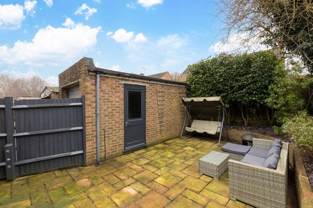 Tennyson Close, Crawley RH10, 3 bedroom semi-detached house for sale ...