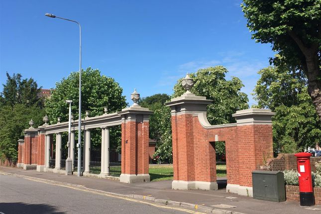 Queen Anne Square, Cathays, Cardiff CF10, 6 bedroom detached house for ...