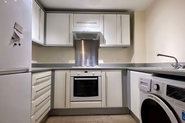 Alexander Square, Eastleigh SO50, 1 bedroom flat to rent - 63492840 ...