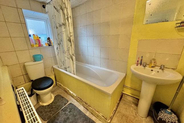 East Street Newton Abbot Tq12 2 Bedroom Terraced House For Sale