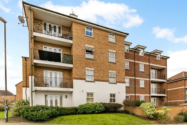 2 Bedroom Flats to Buy in Crawley, West Sussex - Primelocation