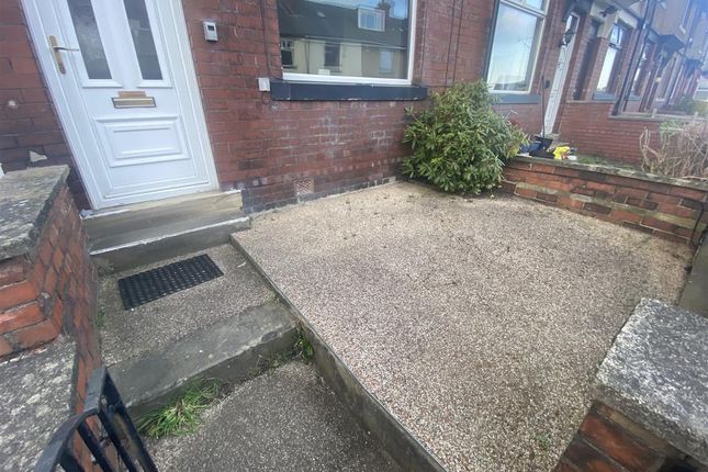 First Street Low Moor Bradford Bd12 3 Bedroom Terraced House To Rent