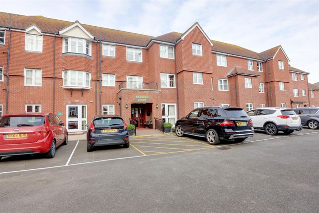 Connaught Avenue, Frinton-On-Sea CO13, 2 bedroom flat for sale ...