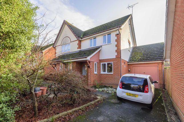 Davy Close Wokingham Rg40 2 Bedroom Semi Detached House For Sale